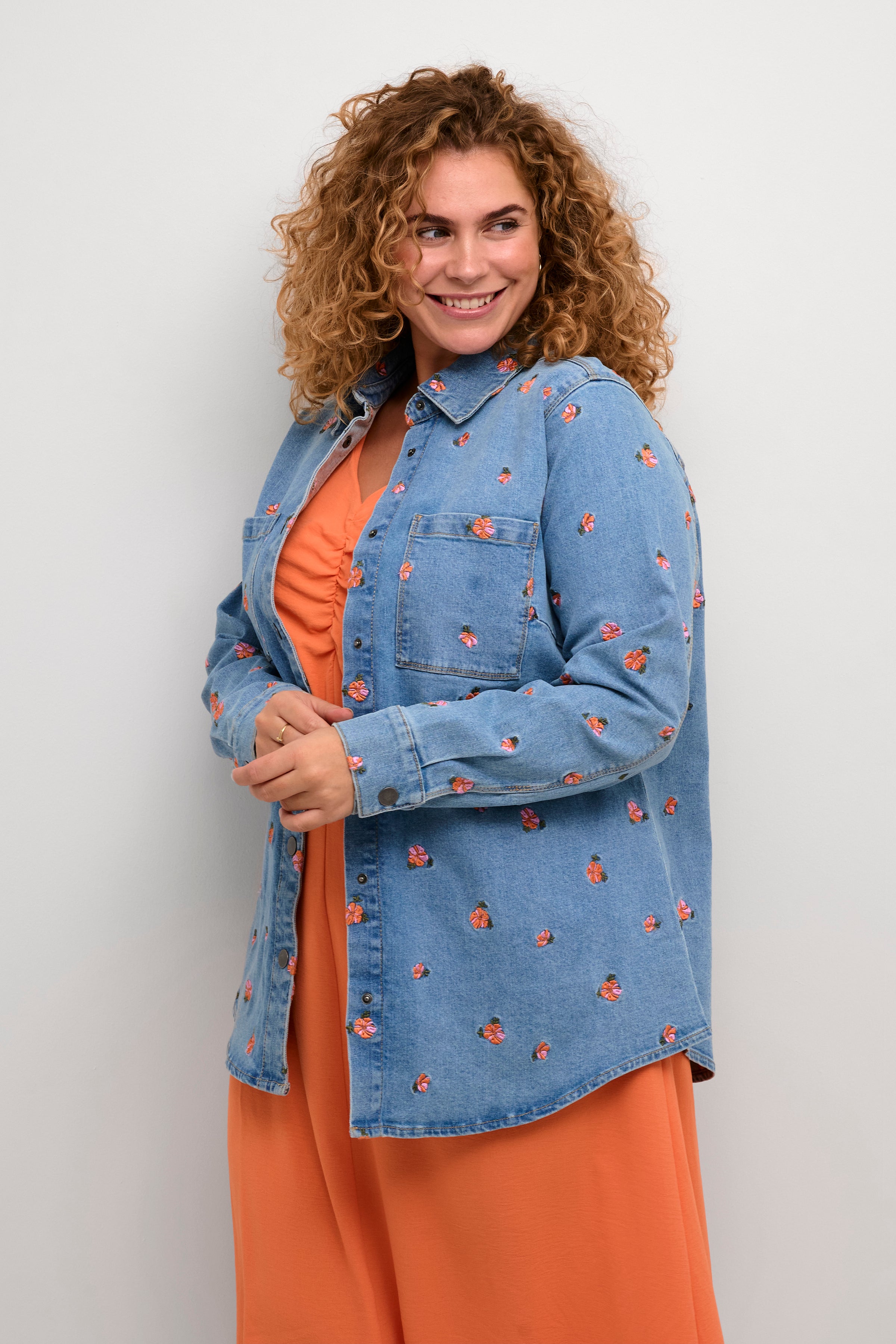 Kaffe Curve - Mode til Plus Size Kvinder | Stort Udvalg